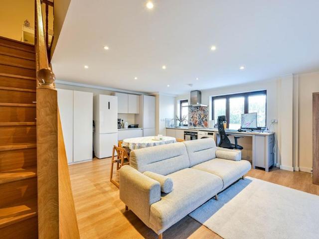 2 bedroom house for sale