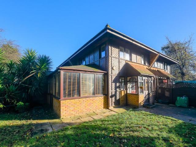 2 bedroom house for sale