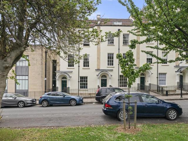 2 bedroom house for sale
