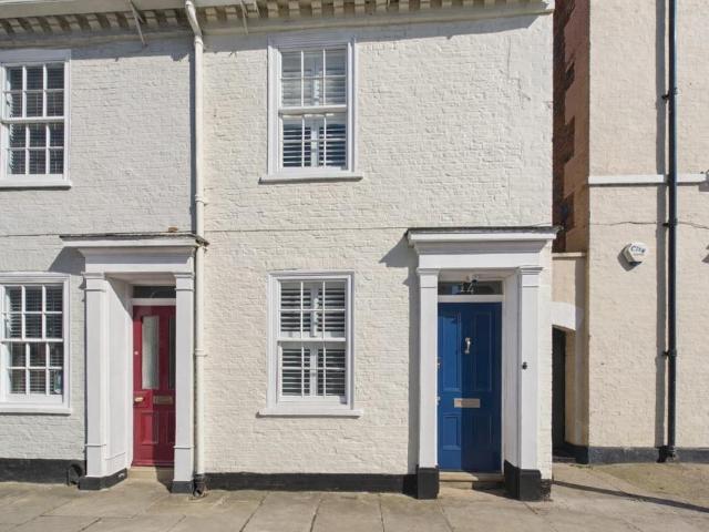 2 bedroom house for sale