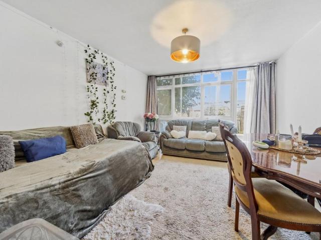 2 bedroom house for sale