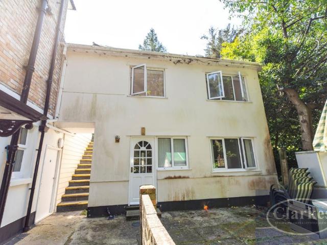 2 bedroom house for sale