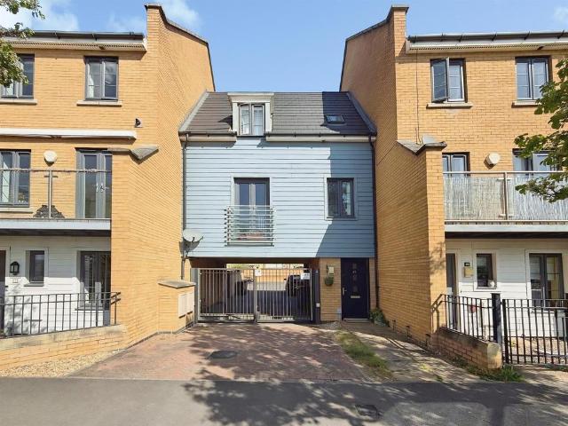 2 bedroom house for sale