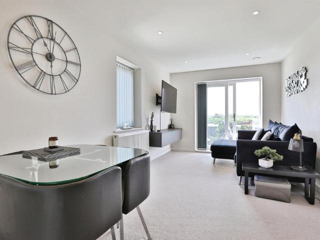 2 bedroom house for sale