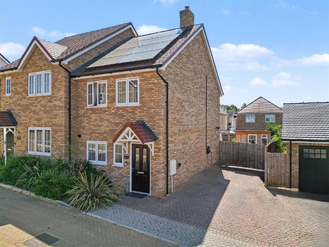 2 bedroom semi detached house for sale