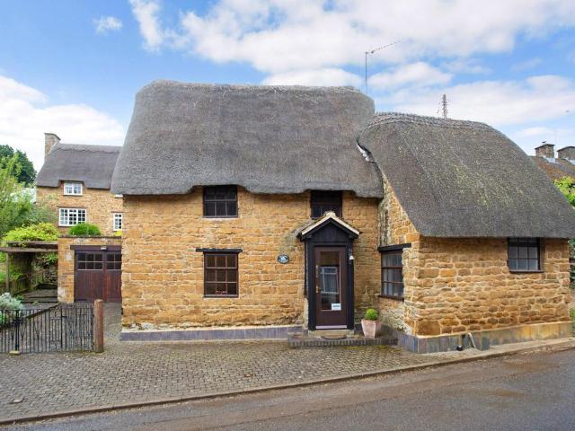 2 bedroom house for sale