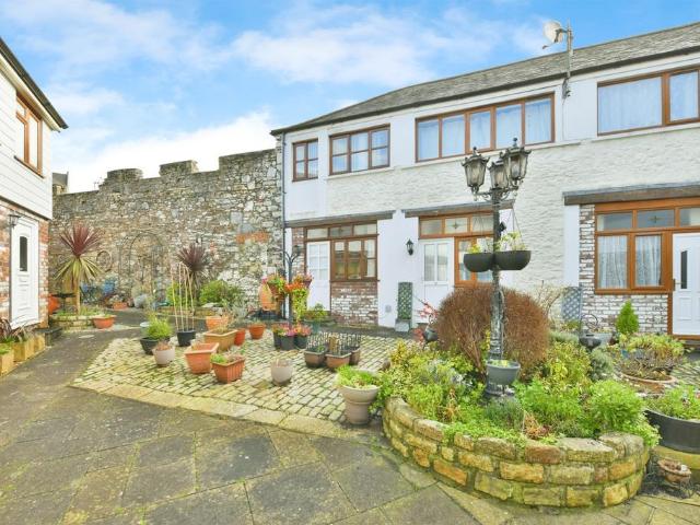 2 bedroom house for sale
