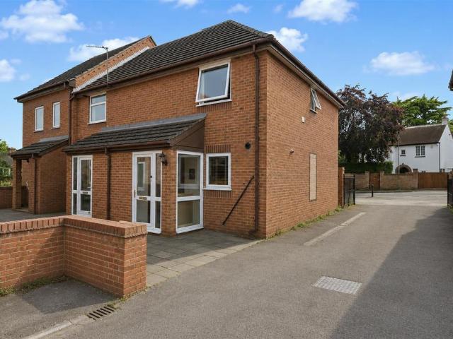 2 bedroom house for sale
