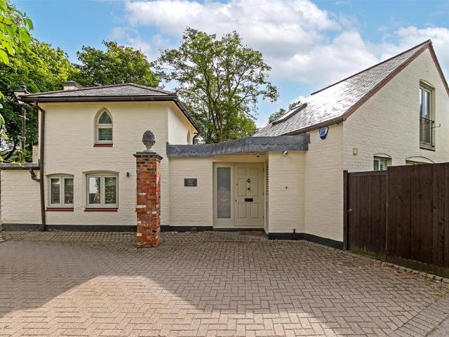 2 bedroom house for sale