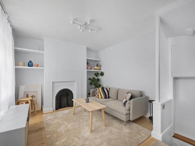 2 bedroom house for sale