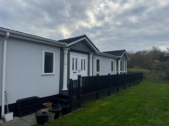 2 bedroom house for sale