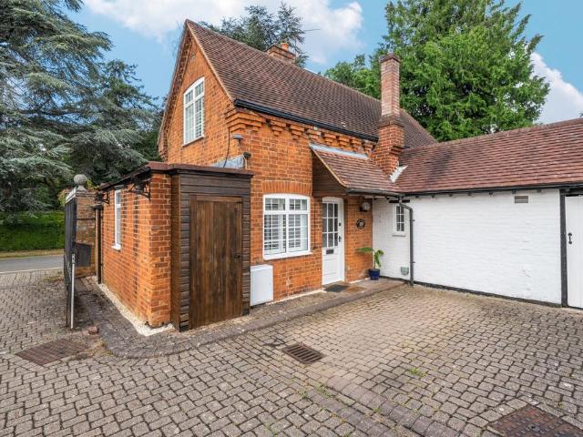 2 bedroom house for sale