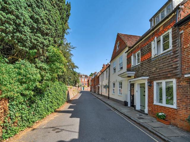 2 bedroom house for sale