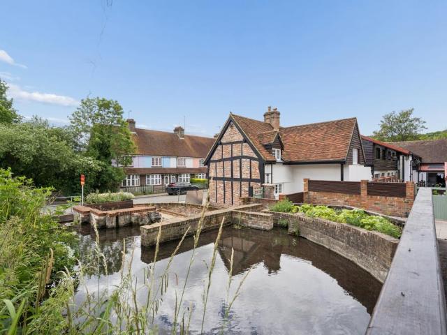 2 bedroom house for sale