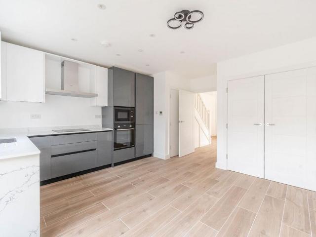 2 bedroom house for sale