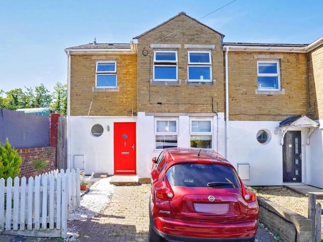 2 bedroom house for sale