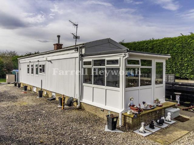 2 bedroom house for sale