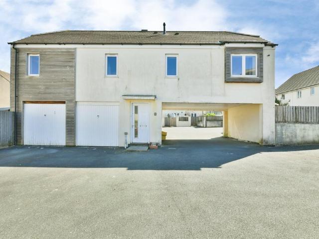 2 bedroom house for sale