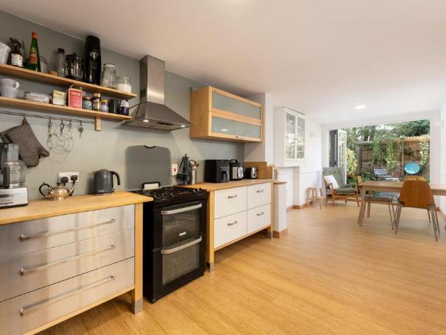2 bedroom house for sale