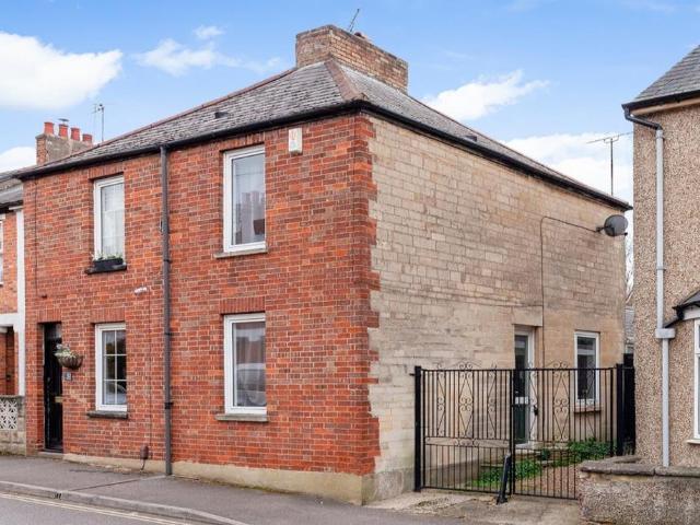 2 bedroom house for sale