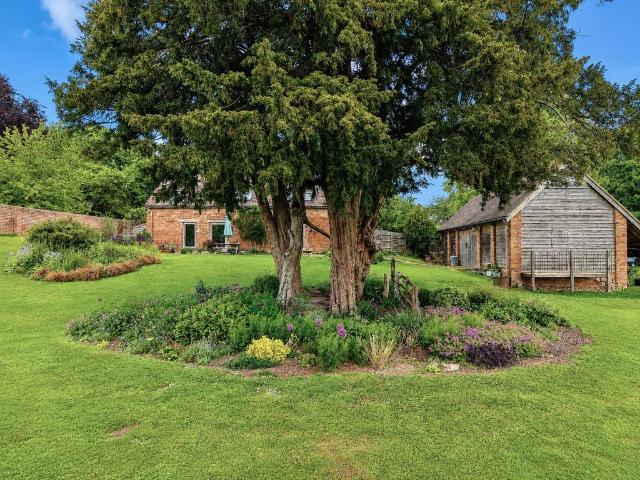 2 bedroom house for sale