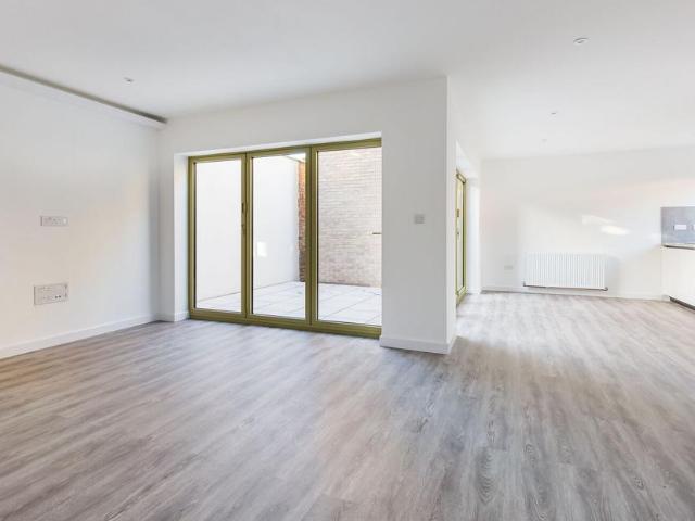 2 bedroom house for sale