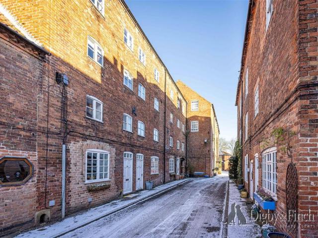 2 bedroom house for sale