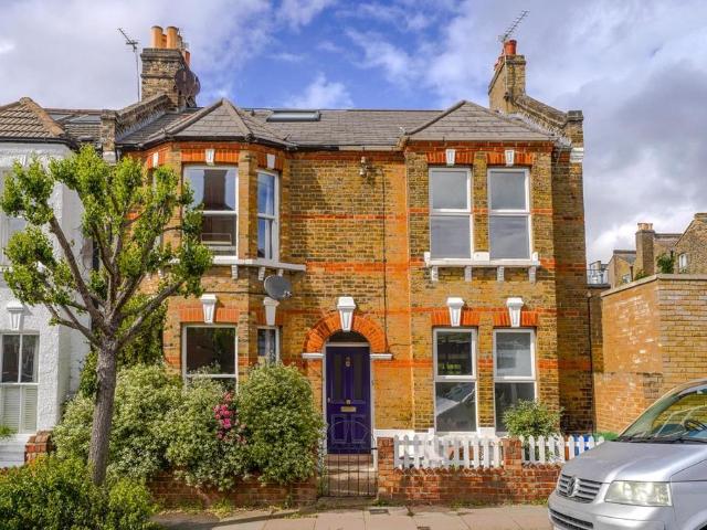 2 bedroom house for sale