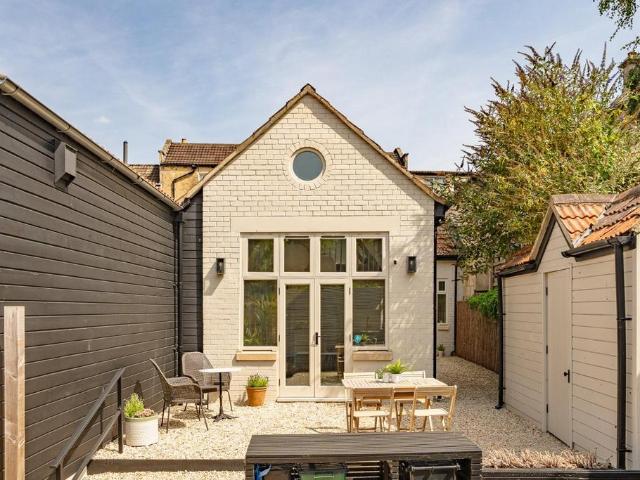 2 bedroom house for sale