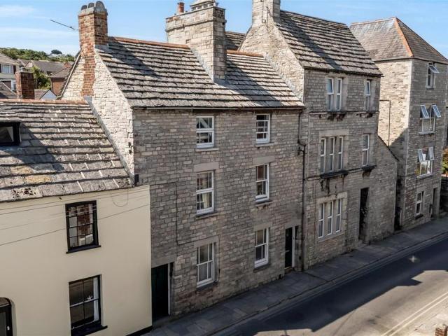 2 bedroom house for sale