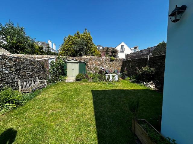 2 bedroom house for sale