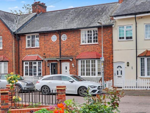 2 bedroom terraced house for sale