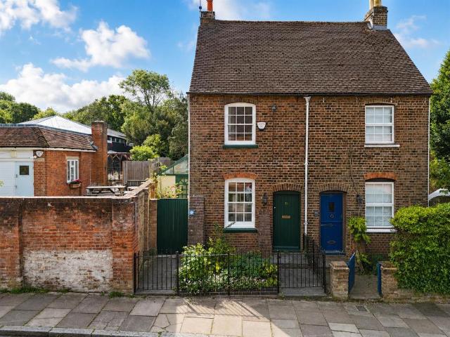 2 bedroom house for sale