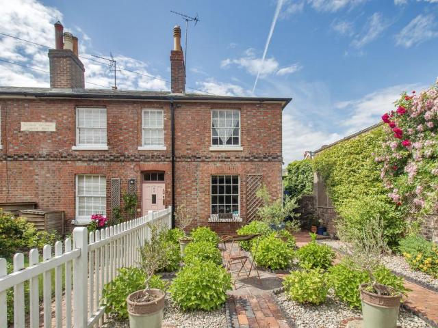 2 bedroom house for sale