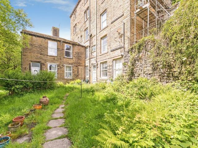 2 bedroom house for sale