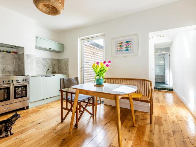 2 bedroom house for sale