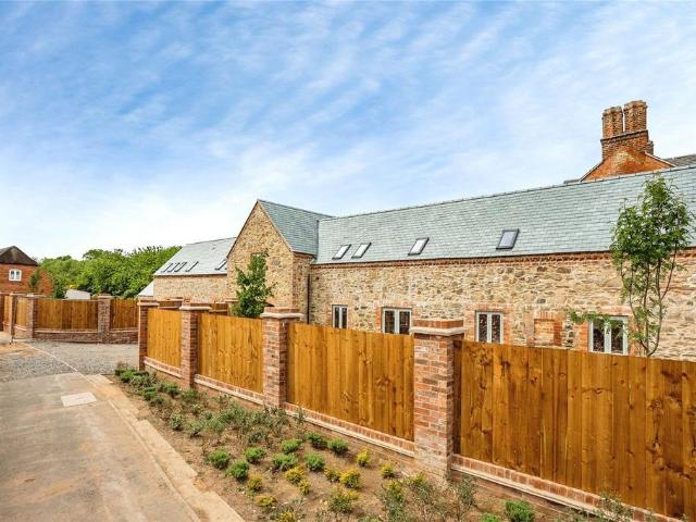 2 bedroom house for sale