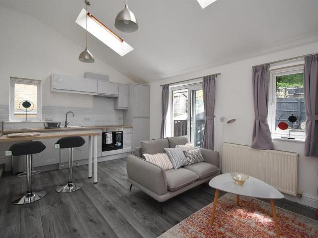 2 bedroom house for sale