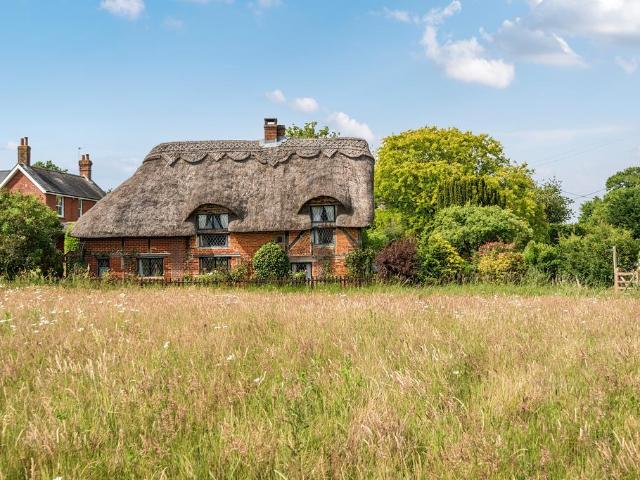 2 bedroom house for sale