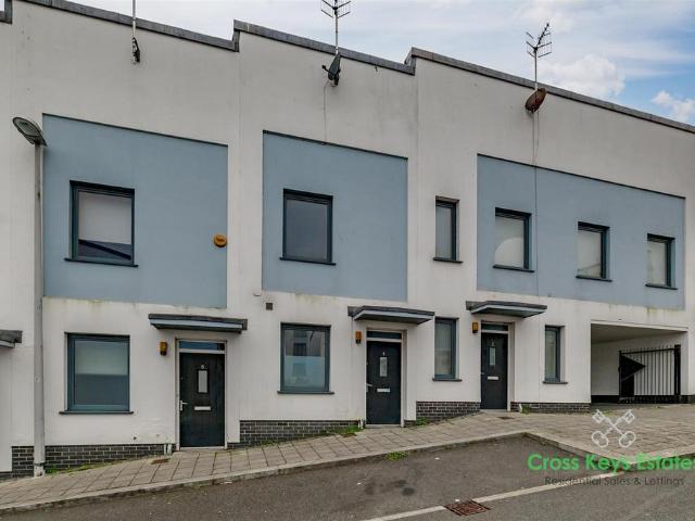 2 bedroom house for sale