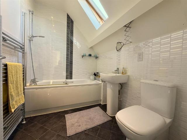 2 bedroom cottage for sale