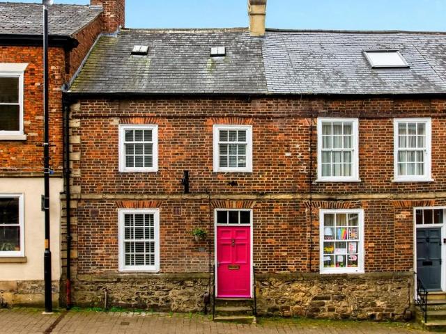 2 bedroom house for sale
