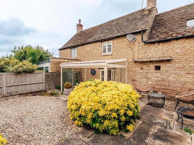 2 bedroom house for sale