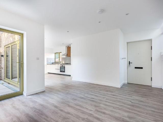 2 bedroom house for sale