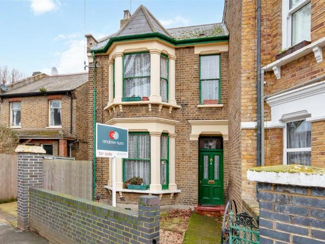 2 bedroom house for sale
