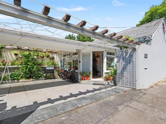 2 bedroom house for sale