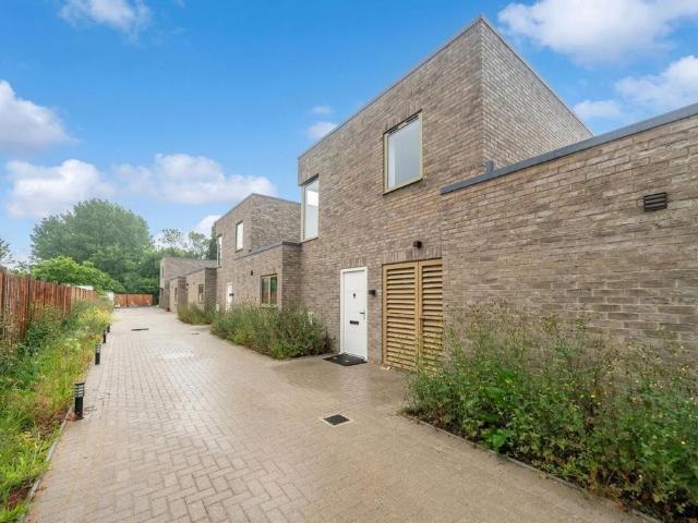 2 bedroom house for sale