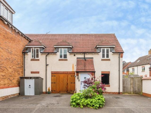 2 bedroom house for sale