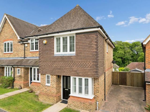 2 bedroom house for sale