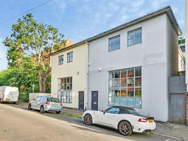 2 bedroom house for sale